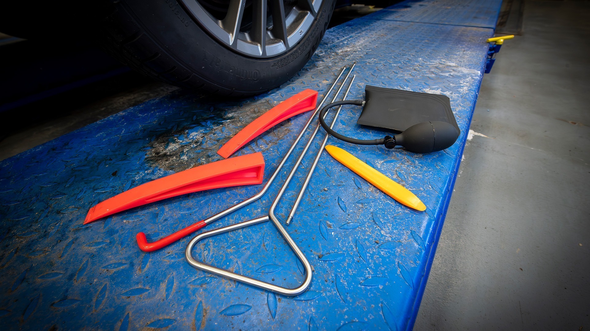 How to use a lockout kit (VIDEO) - Shop Press